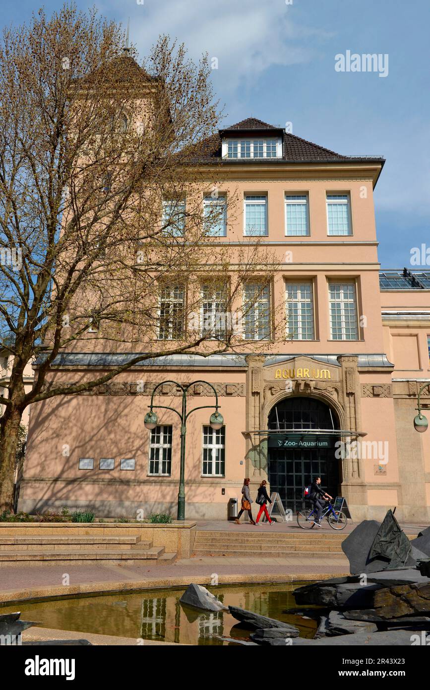 Aquarium, Olof-palm tree-Platz, Tiergarten, Berlin, Germany Stock Photo ...