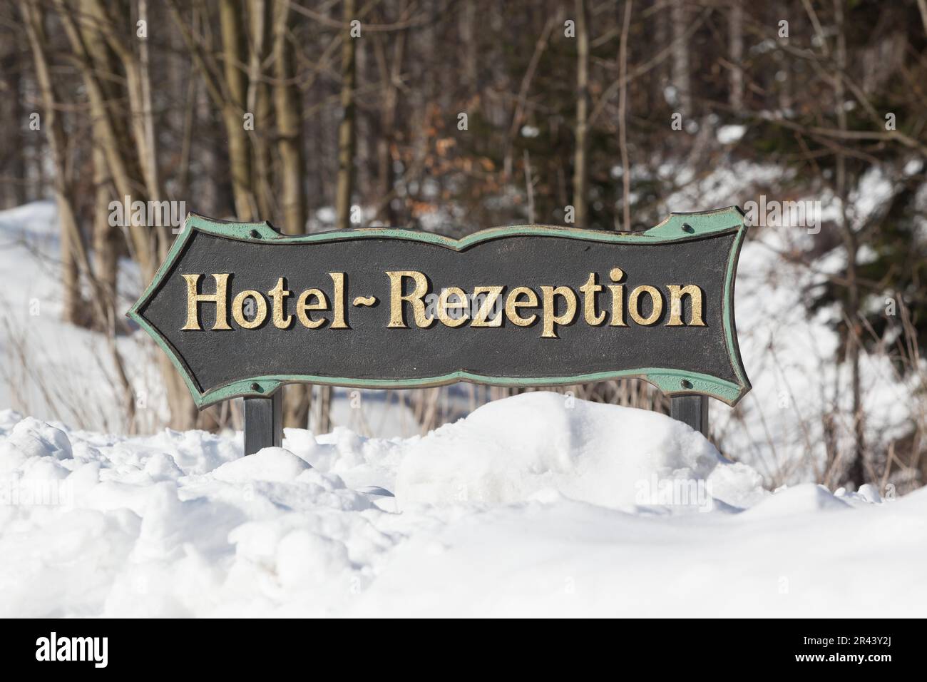 Foyer sign hi-res stock photography and images - Alamy