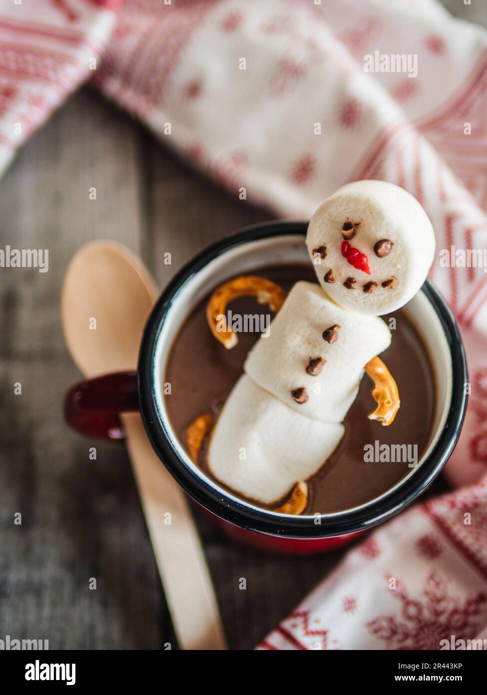 Hot chocolate and marshmallow snowman Stock Photo - Alamy