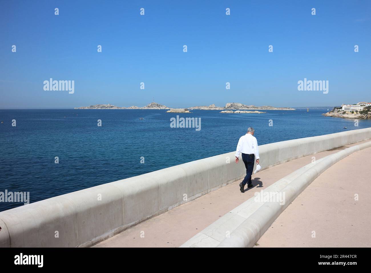 Corniche promenade marseille hi-res stock photography and images - Alamy