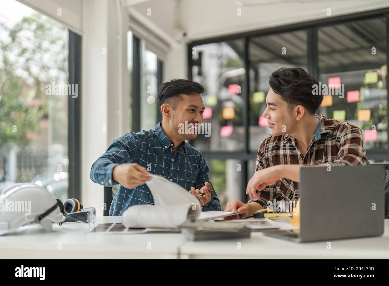 engineer team meeting Use of blueprints, construction drawings and ...