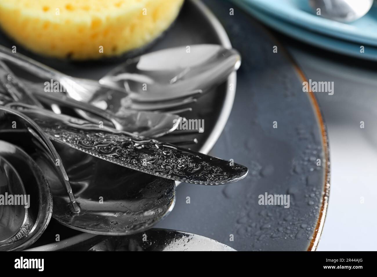 Dishwashing liquid clean plates hi-res stock photography and images - Alamy