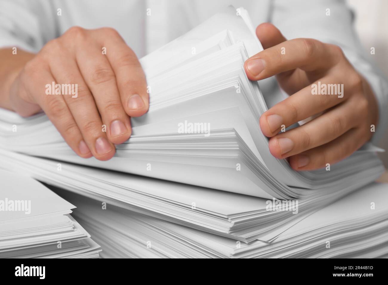 Documents sheets office element hi-res stock photography and images - Alamy