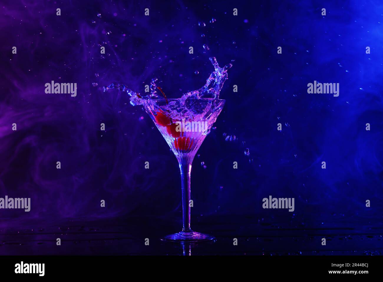 Martini glass neon splash hi-res stock photography and images - Alamy
