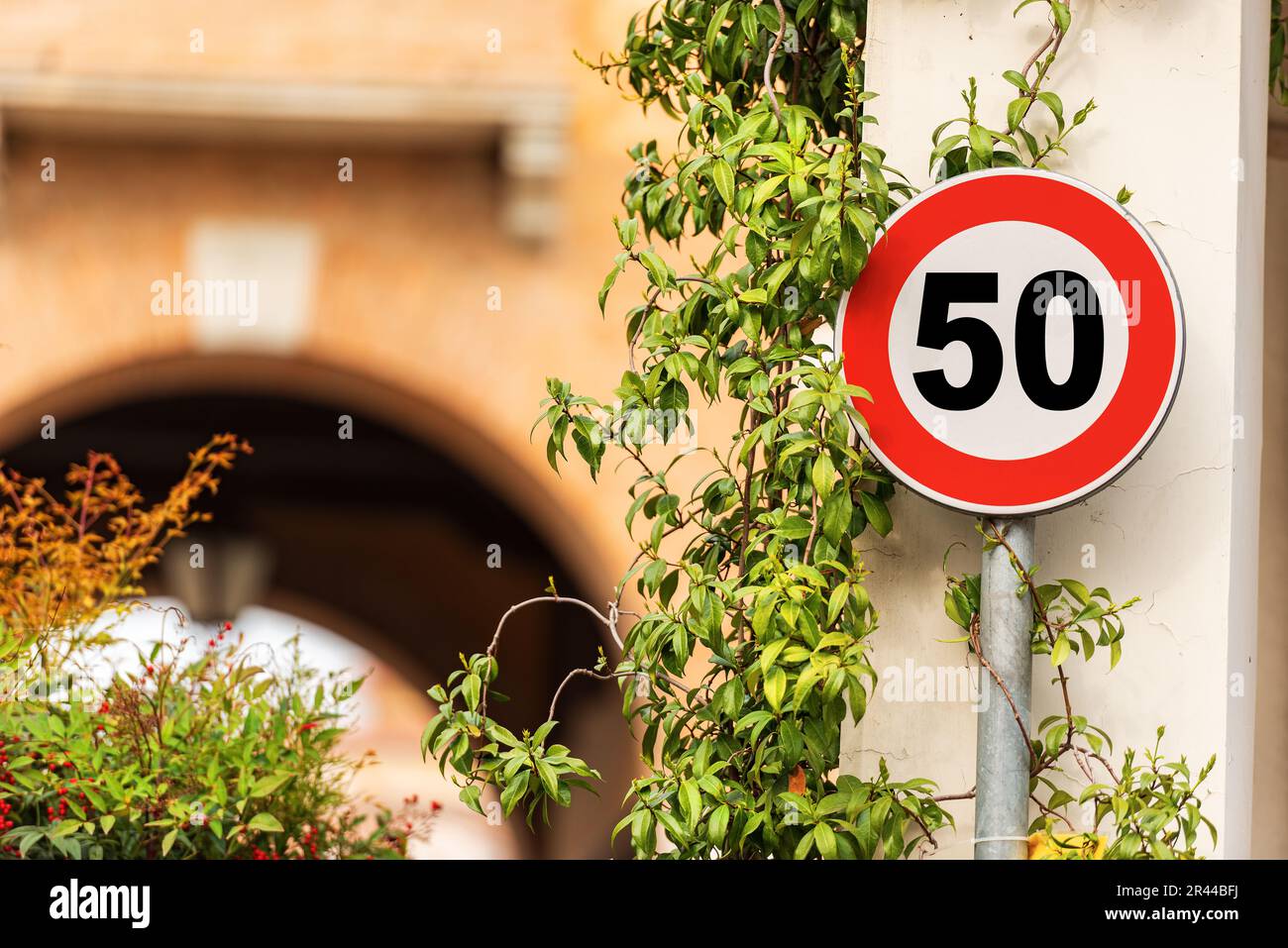 50 kmh hi-res stock photography and images - Alamy