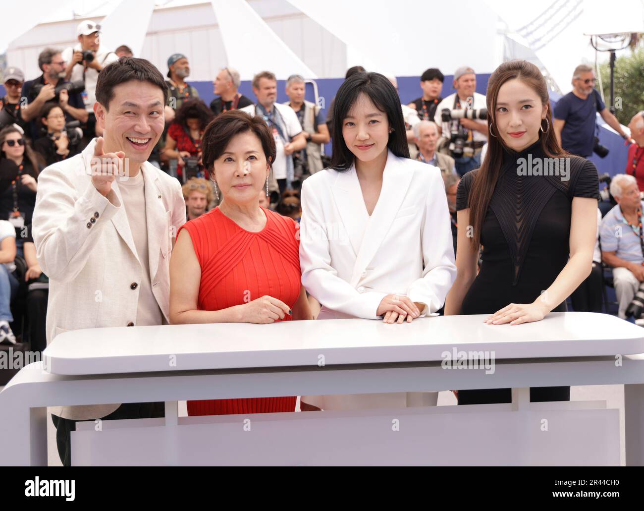 Oh Jung Se, from left, Park Jung-soo, Lim Soo-jung, and Krystal Jung ...