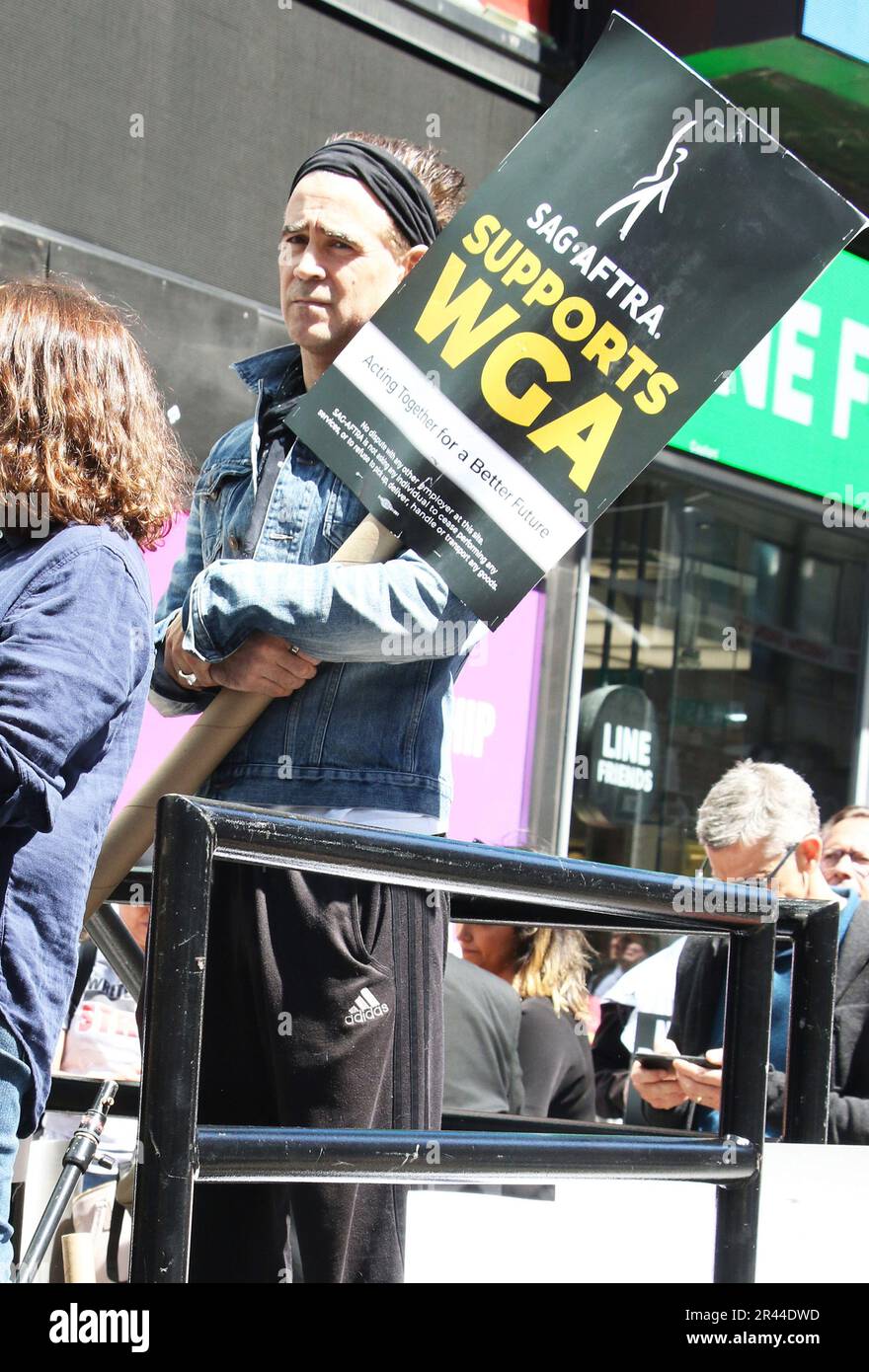 New York, NY, USA. 25th May, 2023. Colin Farrell supports the Writers ...