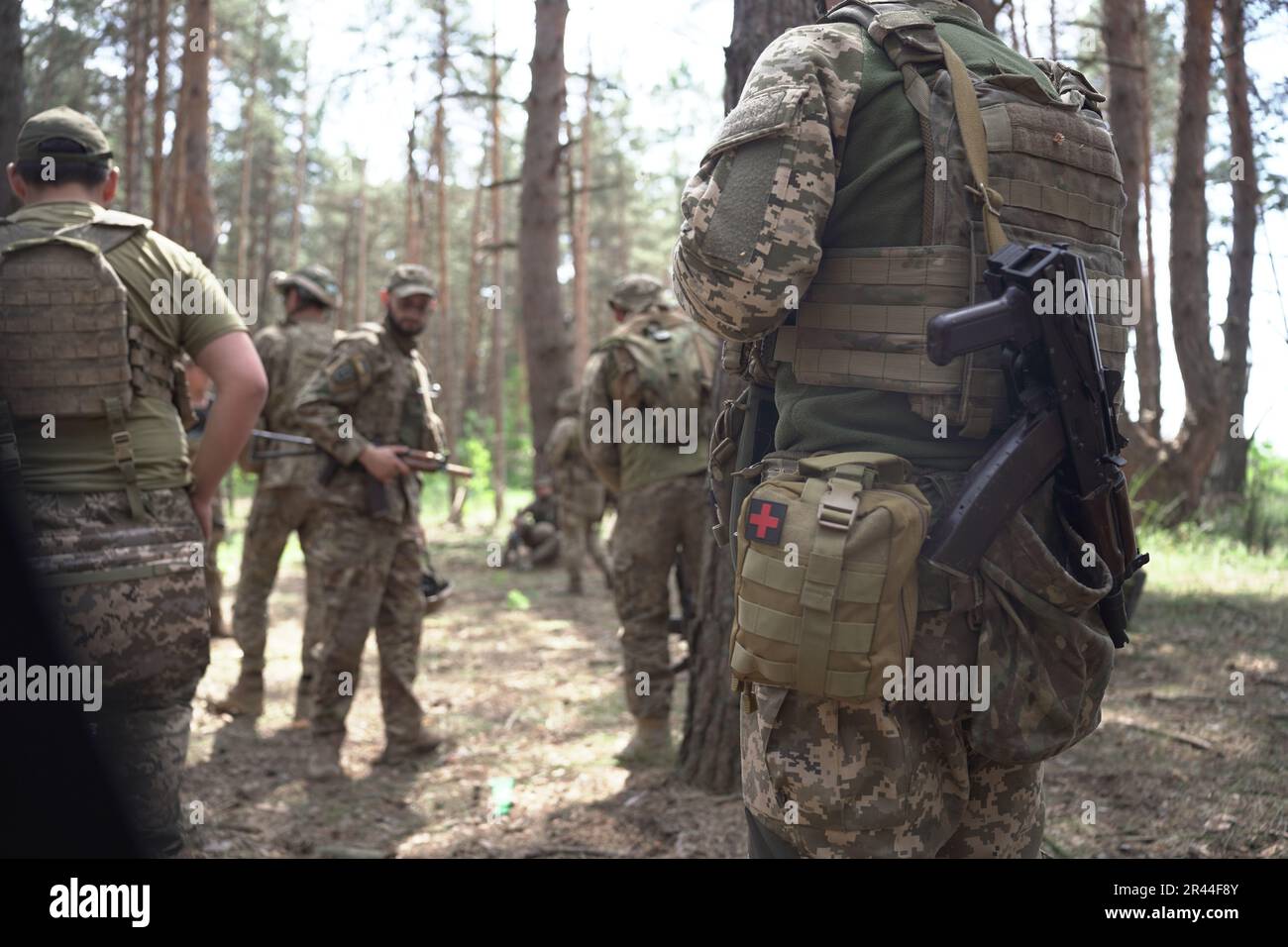 Soldiers of UkraineÕs Armed Forces Regular Infantry recieve intensive ...