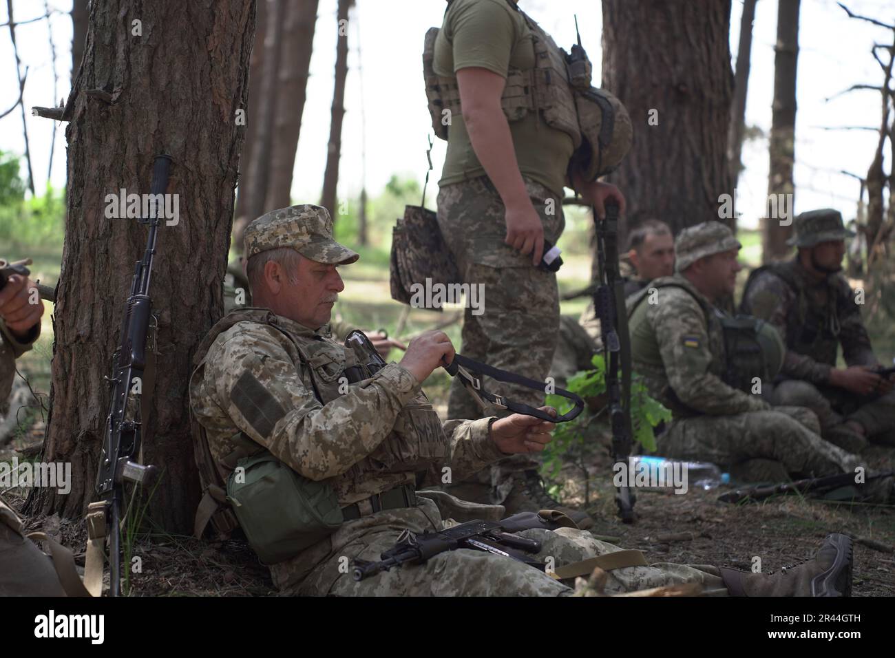 Soldiers of UkraineÕs Armed Forces Regular Infantry recieve intensive ...