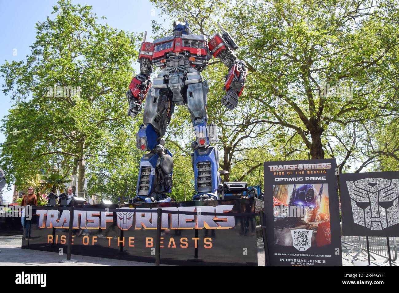 London, England, UK. 26th May, 2023. A statue of Optimus Prime. Huge ...