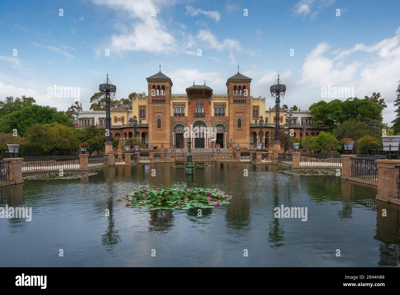 Plaza de America Central Pond and Mudejar Pavilion at Maria Luisa Park ...