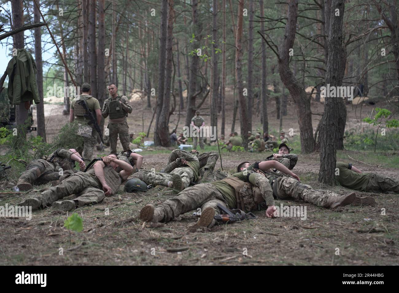Soldiers of UkraineÕs Armed Forces Regular Infantry recieve intensive ...