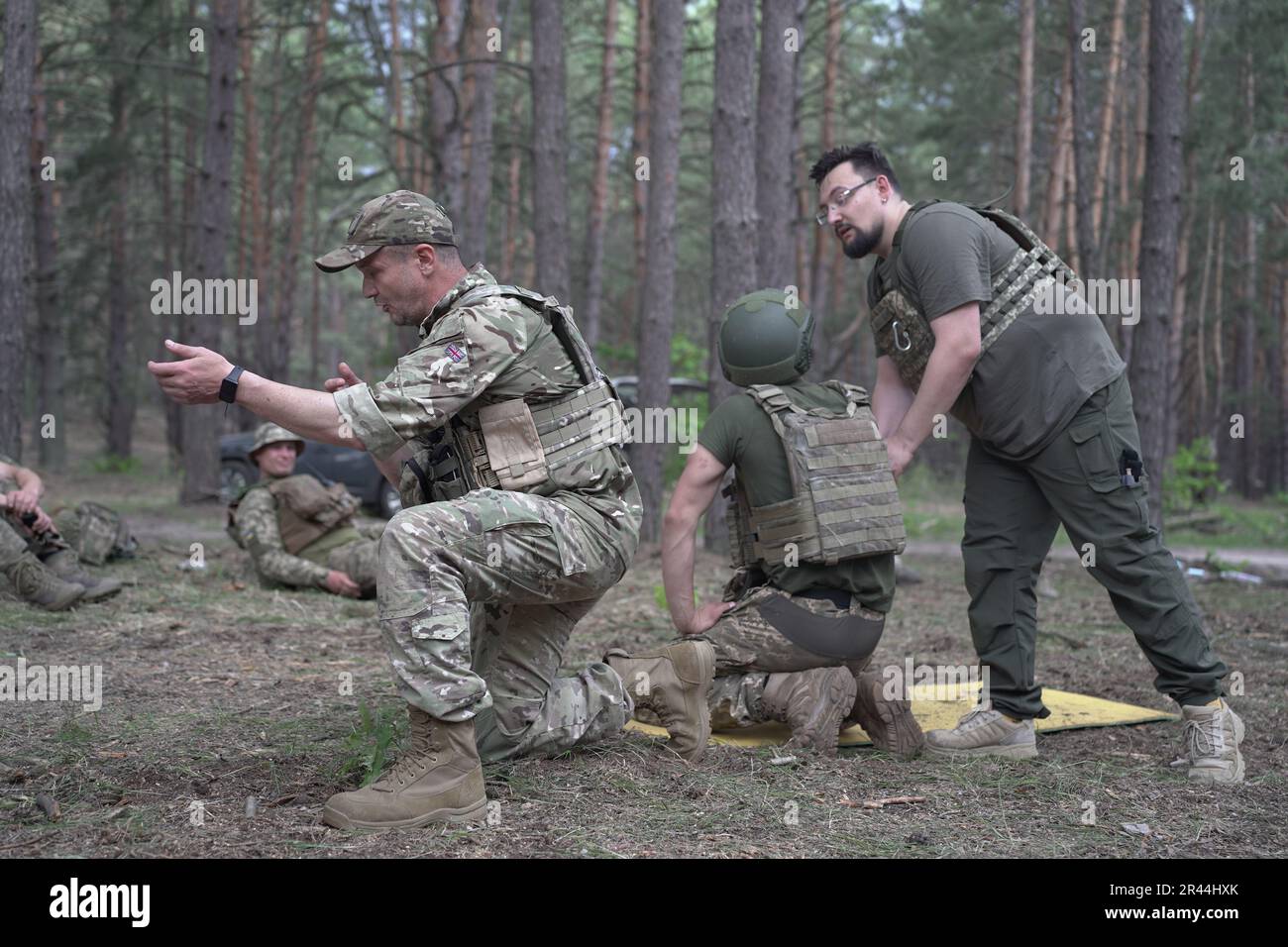 Soldiers of UkraineÕs Armed Forces Regular Infantry recieve intensive ...