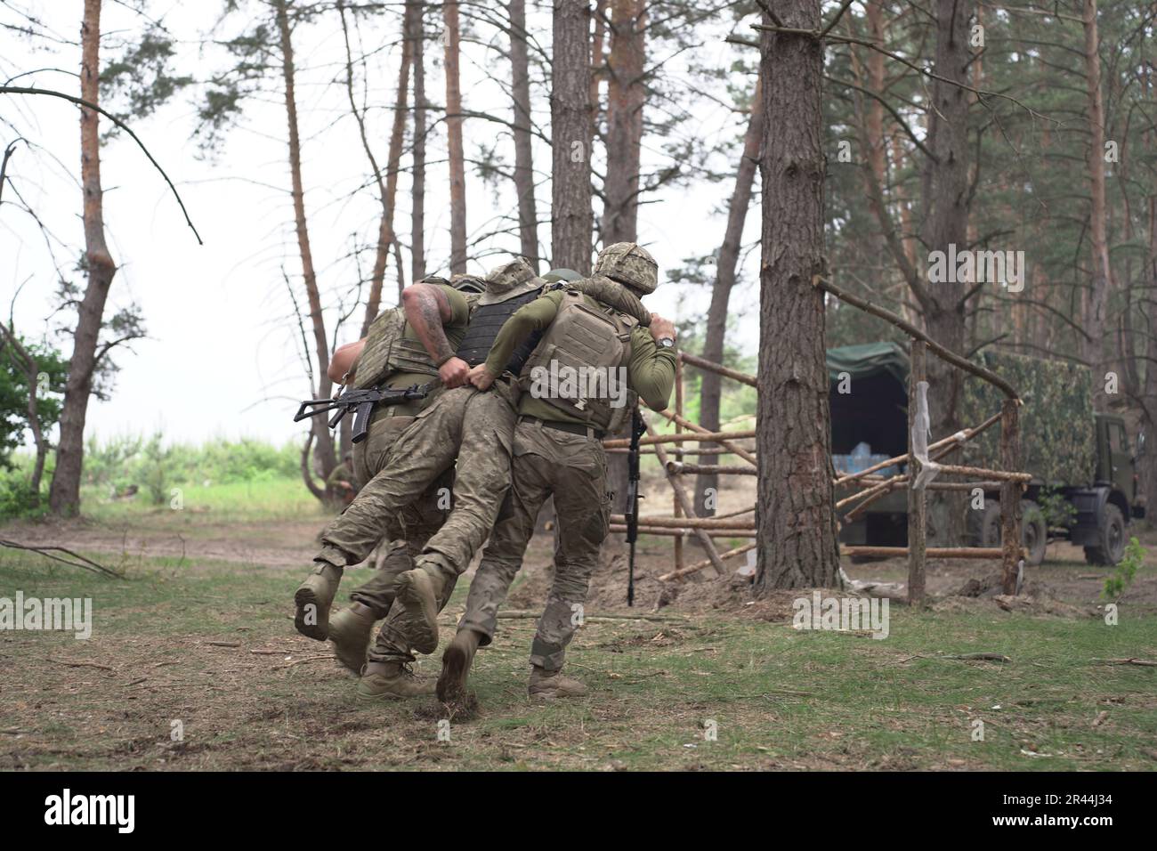 Soldiers of UkraineÕs Armed Forces Regular Infantry recieve intensive ...