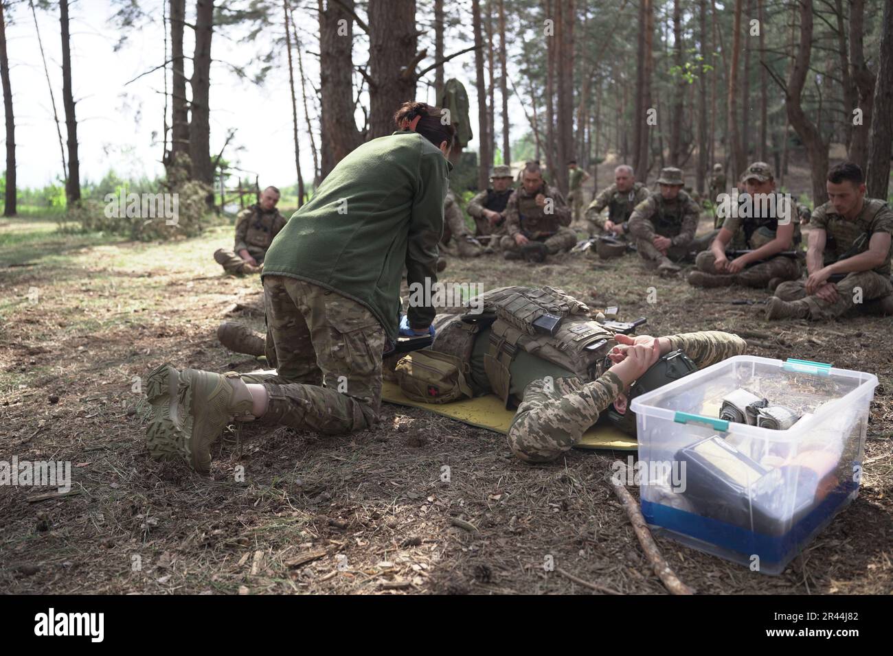 Soldiers of UkraineÕs Armed Forces Regular Infantry recieve intensive ...