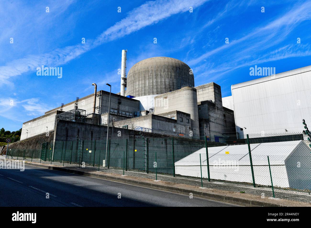 Paluel nuclear power plant hi-res stock photography and images - Alamy