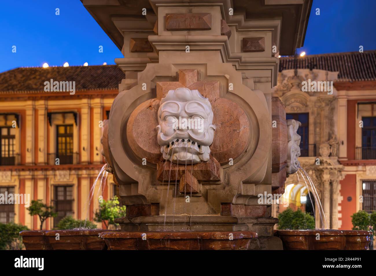 Farola fountain hi-res stock photography and images - Alamy