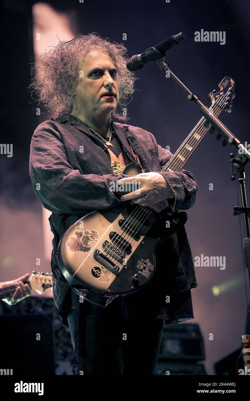 The Cure performing live on the Shows Of A Lost World US Tour 2023 at ...