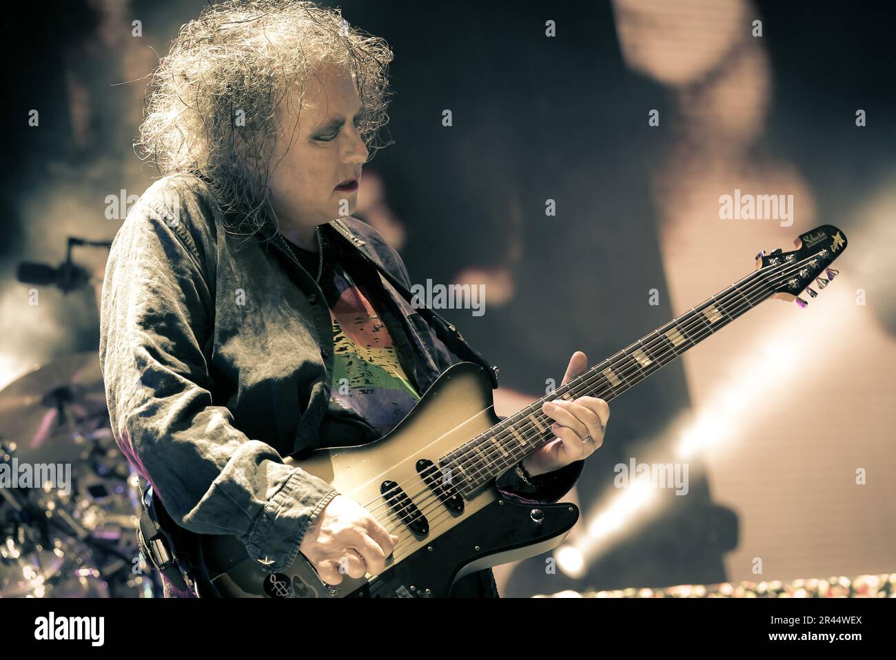 Shows of a lost world tour hi-res stock photography and images - Alamy