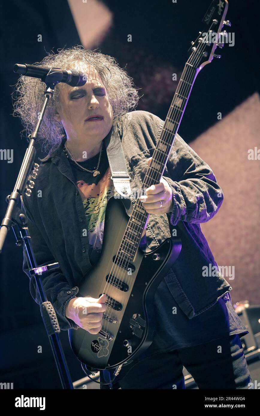 The Cure performing live on the Shows Of A Lost World US Tour 2023 at ...