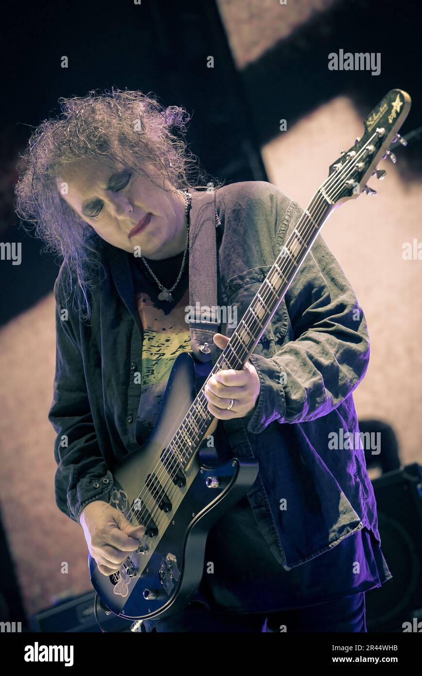 Shows of a lost world tour hi-res stock photography and images - Alamy