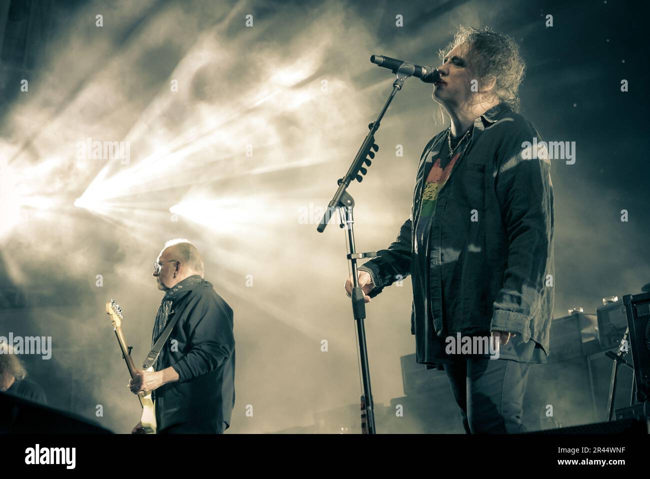 Shows of a lost world tour hi-res stock photography and images - Alamy