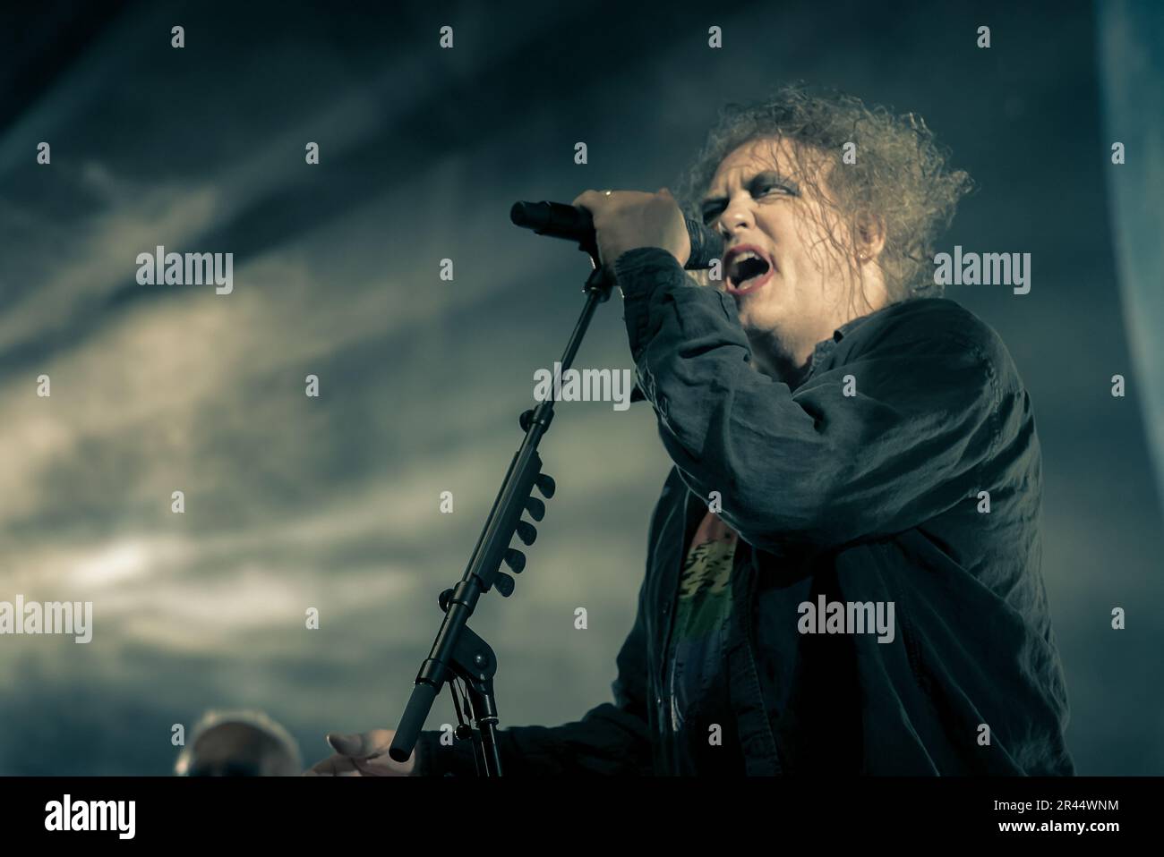 Shows of a lost world tour hi-res stock photography and images - Alamy