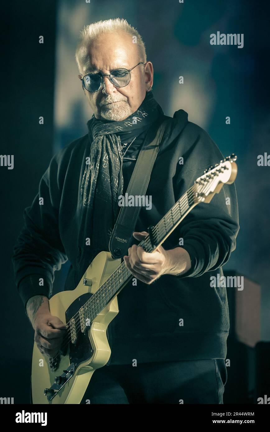 Shows of a lost world tour hi-res stock photography and images - Alamy