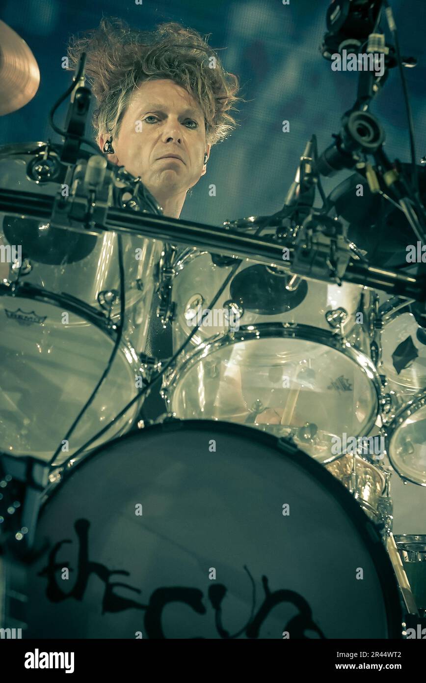Shows of a lost world tour hi-res stock photography and images - Alamy