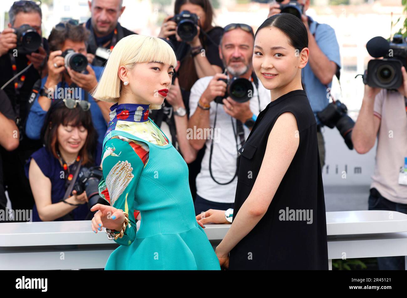 Aoi yamada and arisa nakano hi-res stock photography and images - Alamy