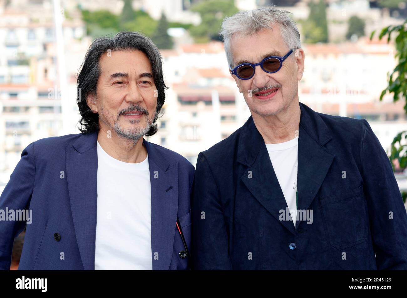 Koji Yakusho und Wim Wenders beim Photocall zum Kinofilm 'Perfect Days' auf dem Festival de ...