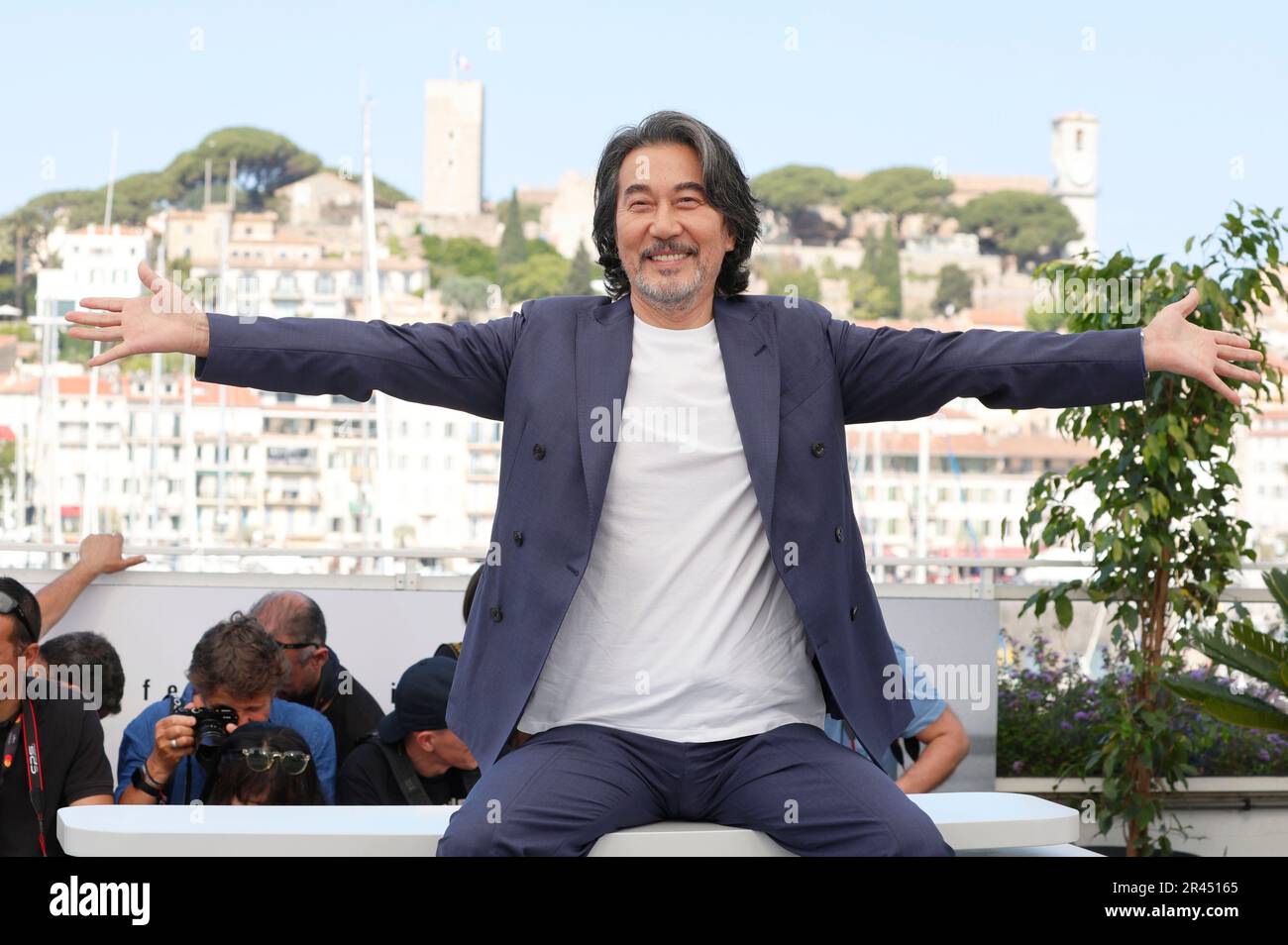 Koji Yakusho beim Photocall zum Kinofilm 'Perfect Days' auf dem Festival de Cannes 2023 / 76 ...