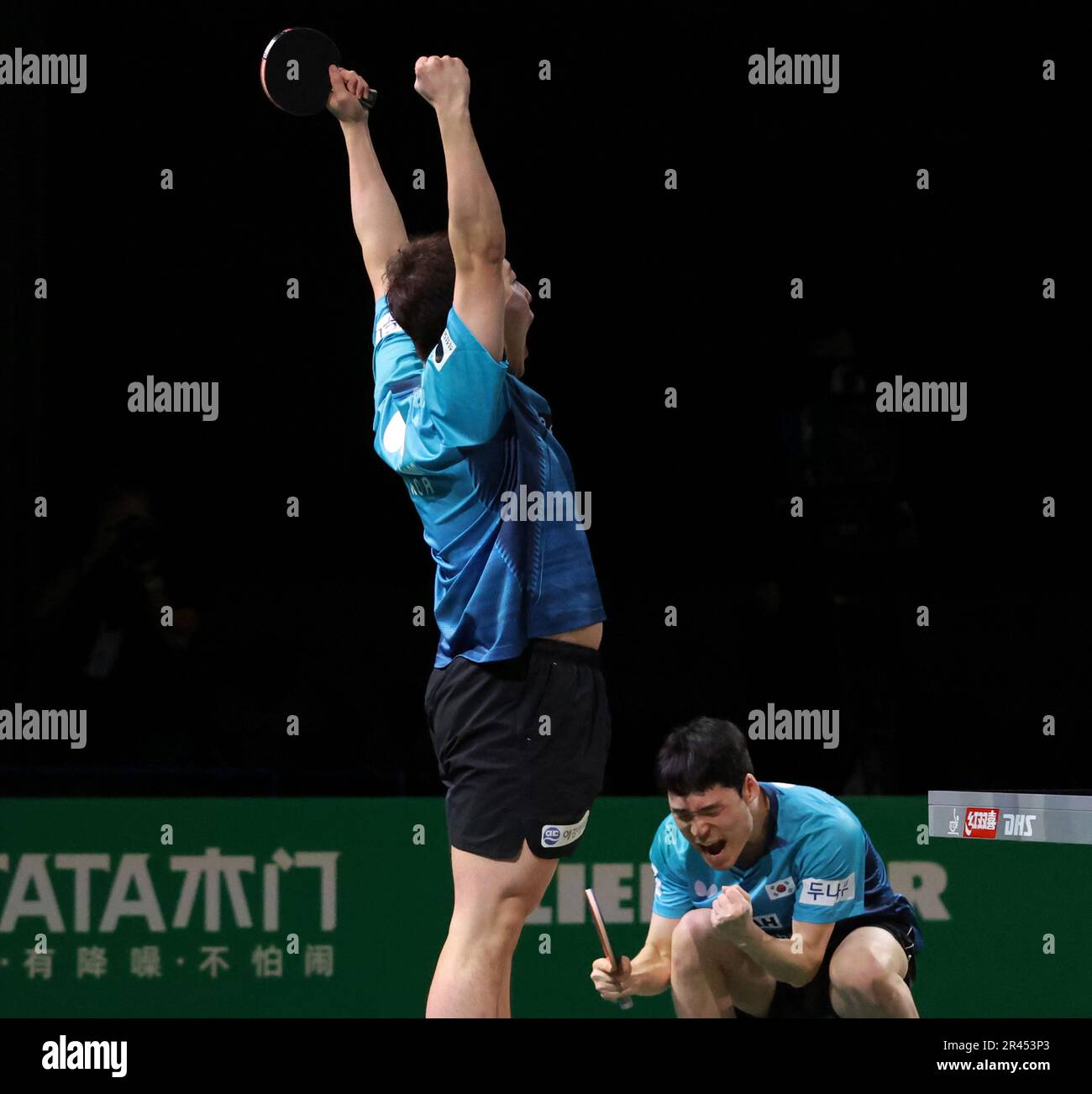 Jang Woo-jin and Lim Jong-hoon of South Korea take part in men's ...