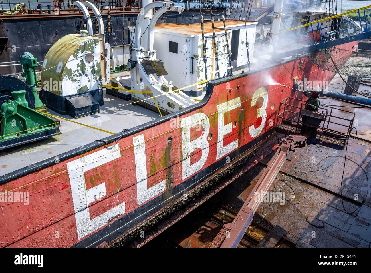 Bremerhaven, Germany. 26th May, 2023. The dilapidated lightship "Elbe 3 ...