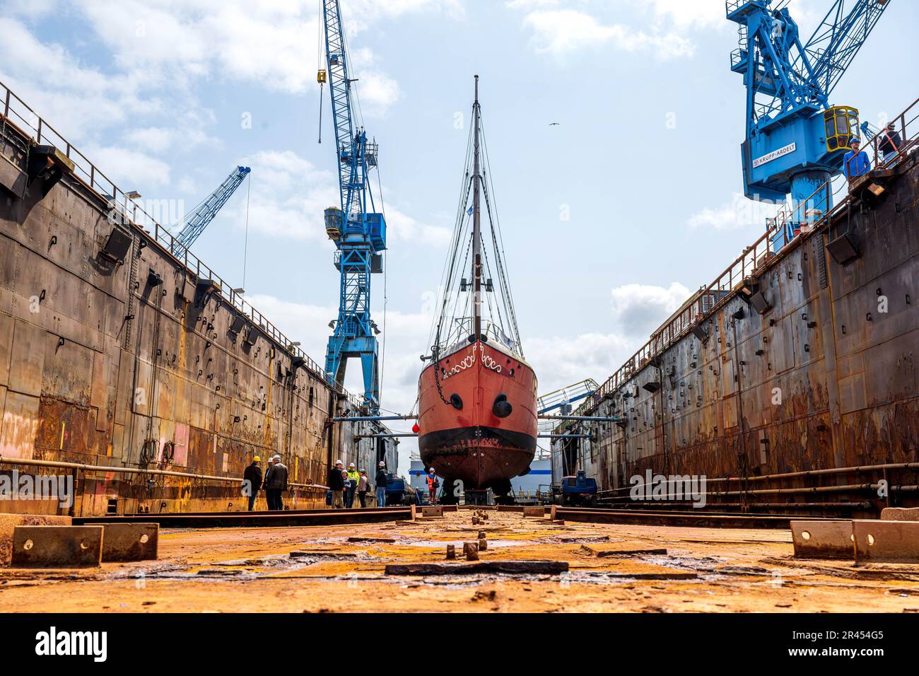 Bremerhaven, Germany. 26th May, 2023. The dilapidated lightship "Elbe 3 ...