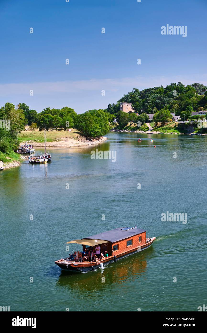 Houseboat toue cabanee hi-res stock photography and images - Alamy