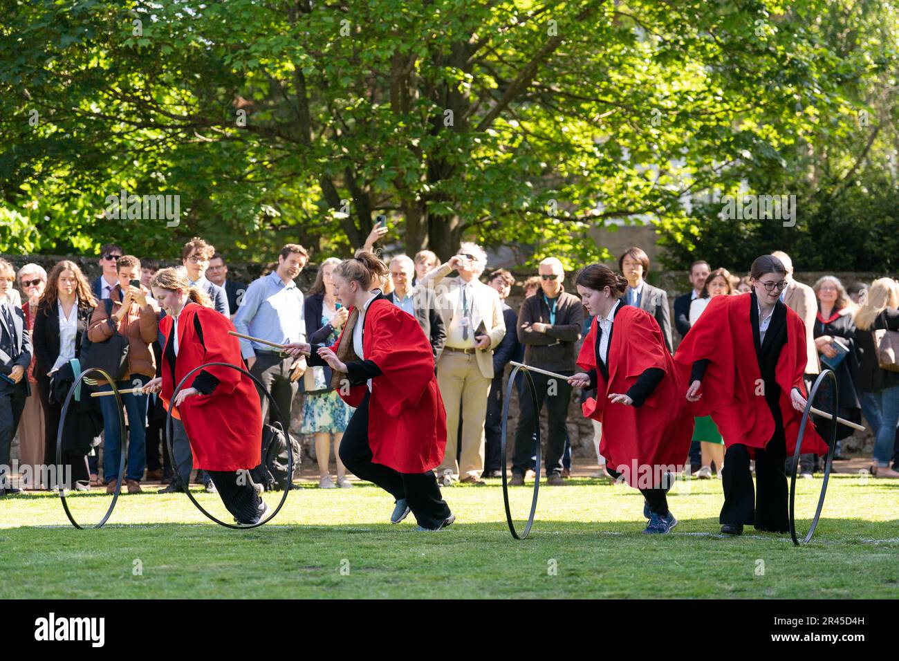 Trundle hoop hi-res stock photography and images - Alamy