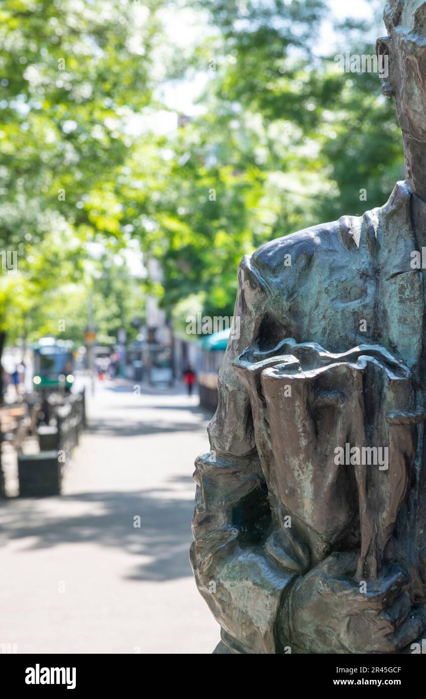 Quartet Statue on Chapel Bar in Nottingham City, Nottinghamshire ...