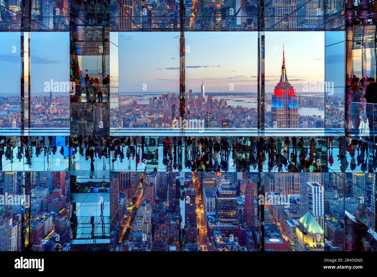 Summit , One Vanderbilt, Observation Skyscraper Platform Mirrored ...