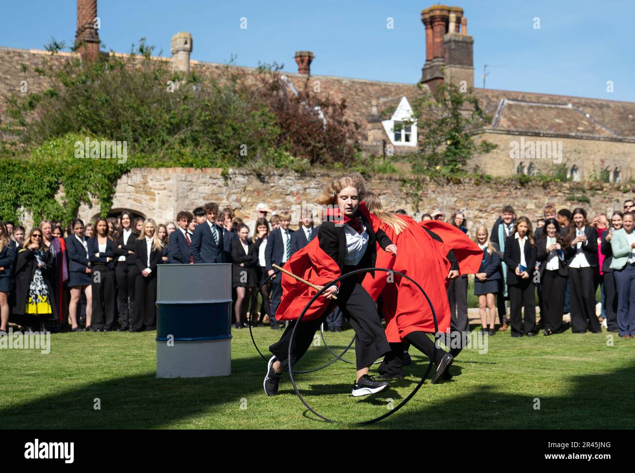 Trundle hoop hi-res stock photography and images - Alamy