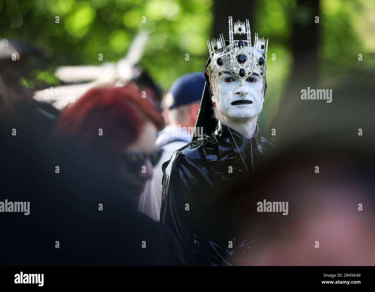 Leipzig, Germany. 26th May, 2023. An attendee looks searchingly over ...