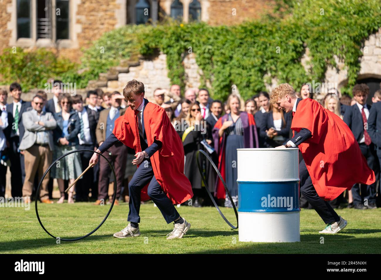 Trundle hoop hi-res stock photography and images - Alamy