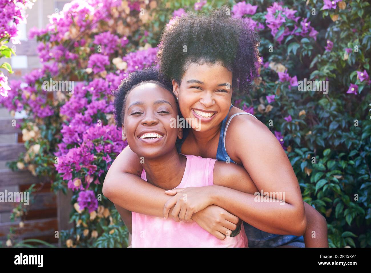 Piggyback pose hi-res stock photography and images - Alamy