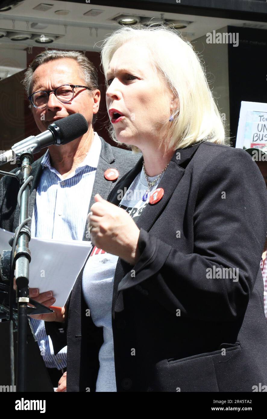 Ny sen gillibrand hi-res stock photography and images - Alamy