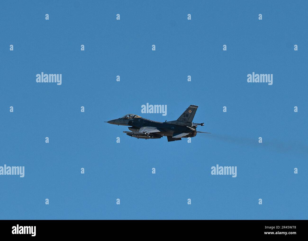 A U.S. Air Force F-16C Fighting Falcon takes off from Shaw Air Force ...