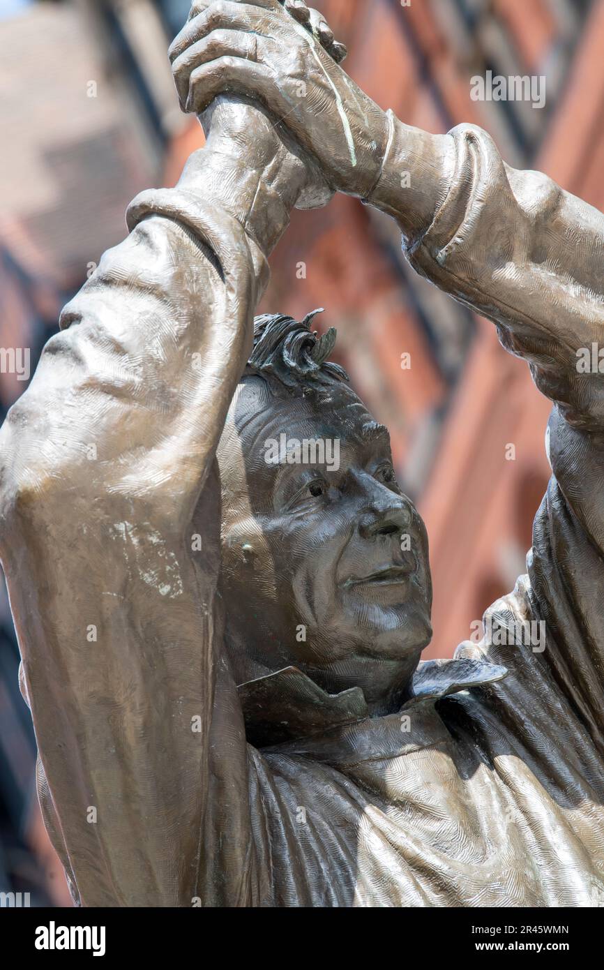 Brian Clough Statue in Nottingham City, Nottinghamshire England UK ...