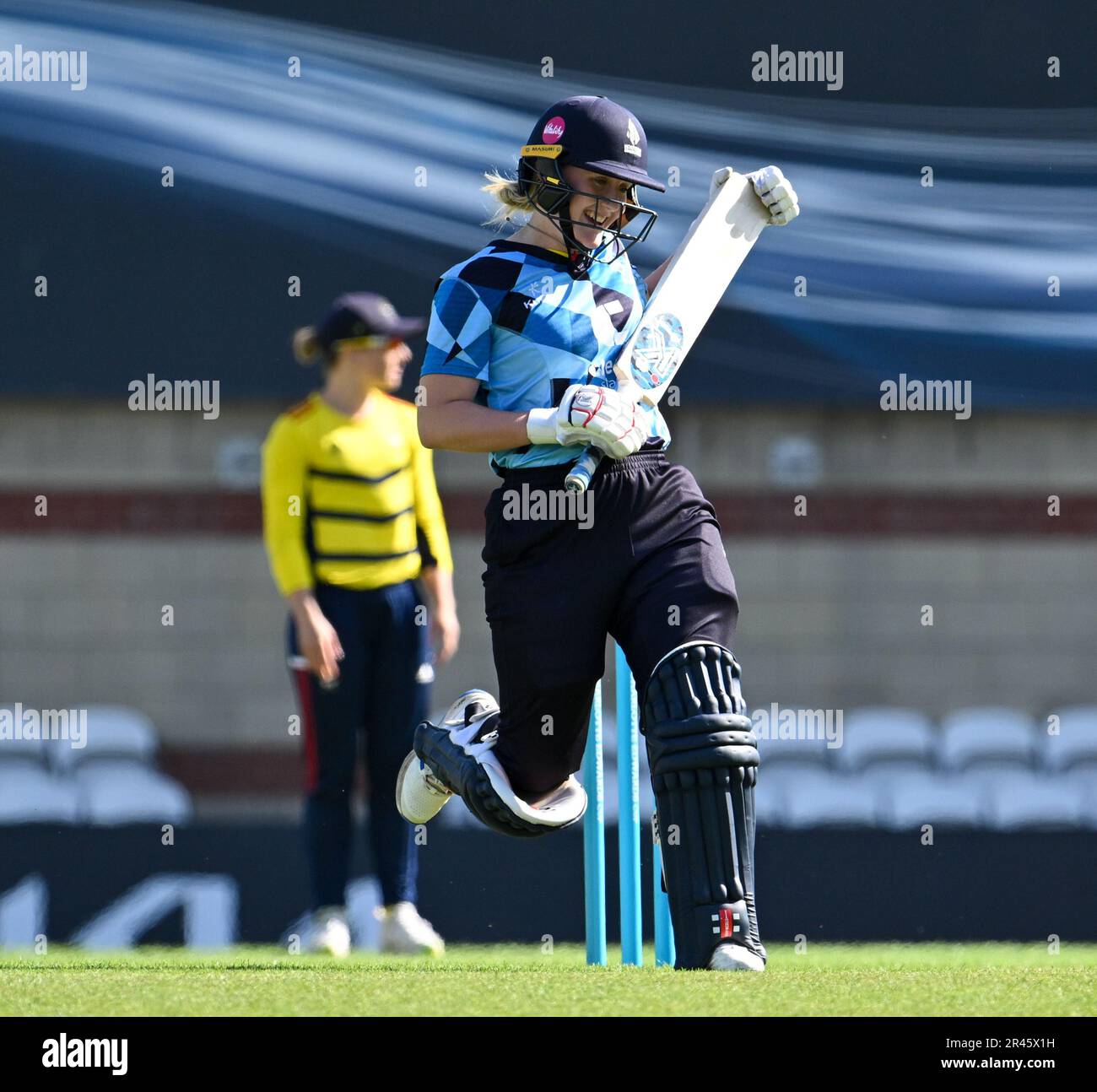 Lizzie scott hi-res stock photography and images - Alamy