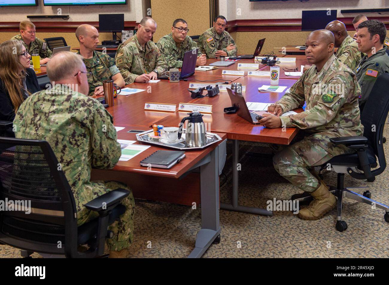 Joint advanced warfighting school jaws hi-res stock photography and ...