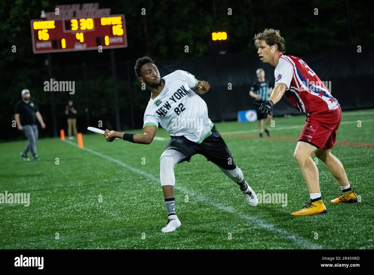 Professional frisbee hi-res stock photography and images - Alamy