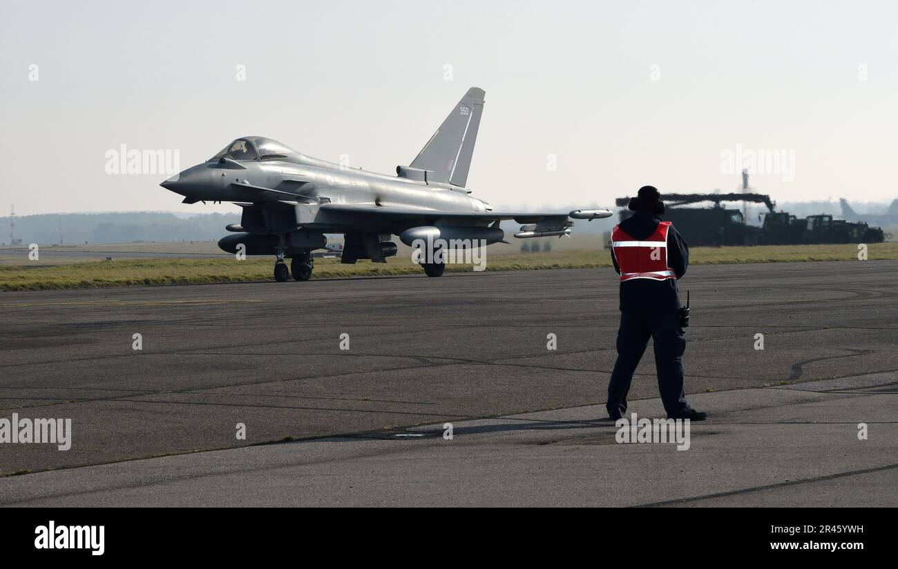 Pilot helmet raf typhoon hi-res stock photography and images - Alamy